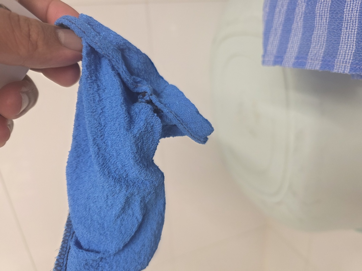 Korean Exfoliating Mitt: The Secret to Celebrity "Glass Skin" at Home