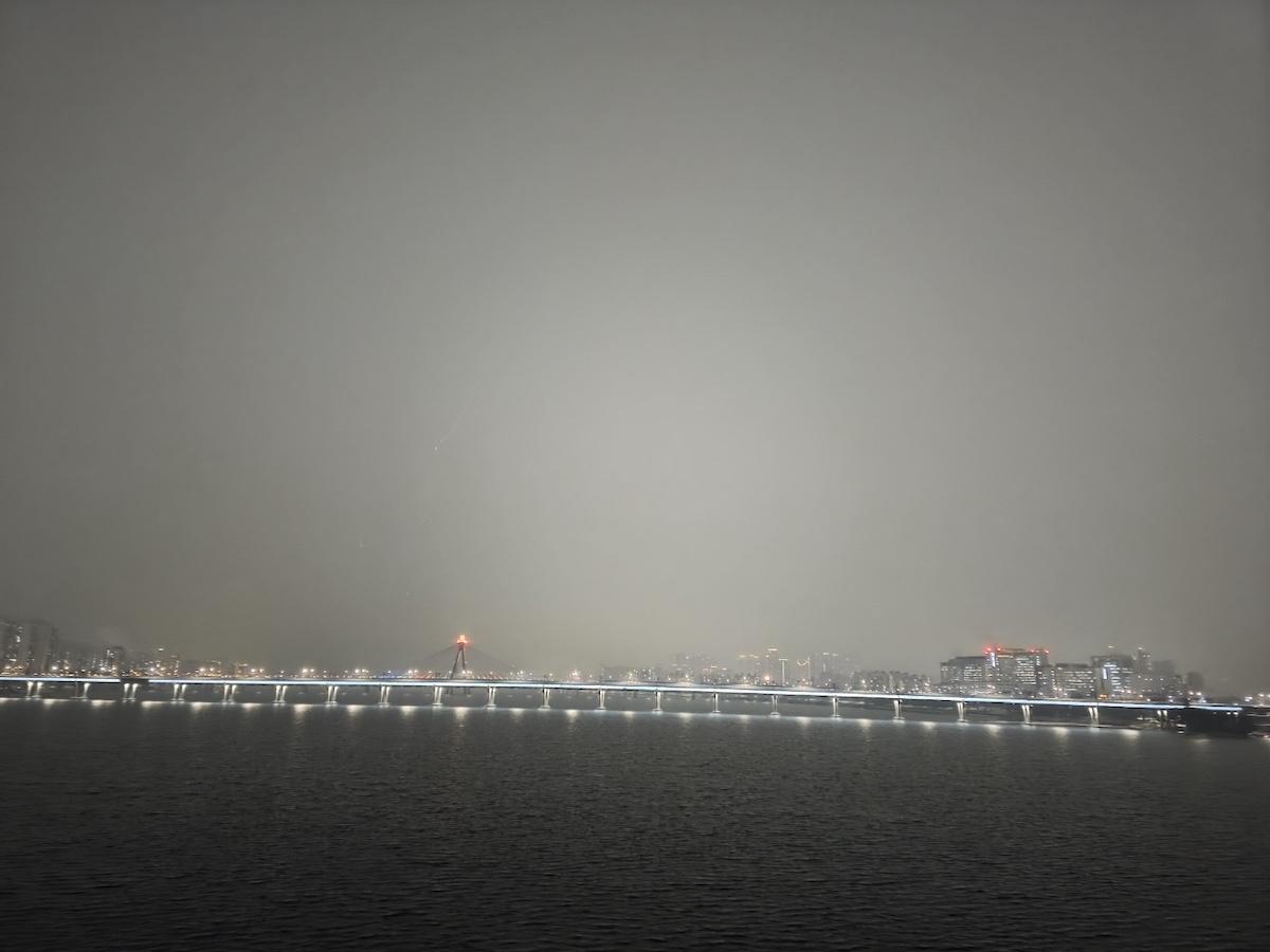 Walking Across Jamsil Bridge: A Snowy Vista of Seoul’s Heart